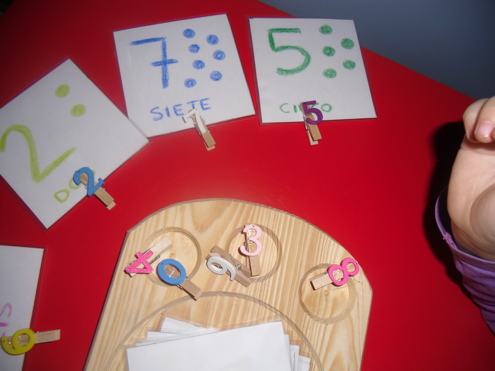 La jirafa: 150 - Mini pinzas con números