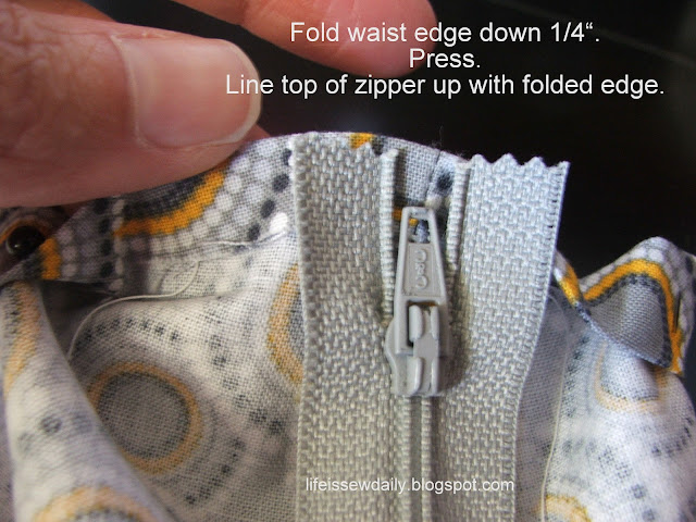 Life Is Sew Daily How To Install A Zipper tutorial life-is-sew-daily-how-to-install-a-zipper-tutorial