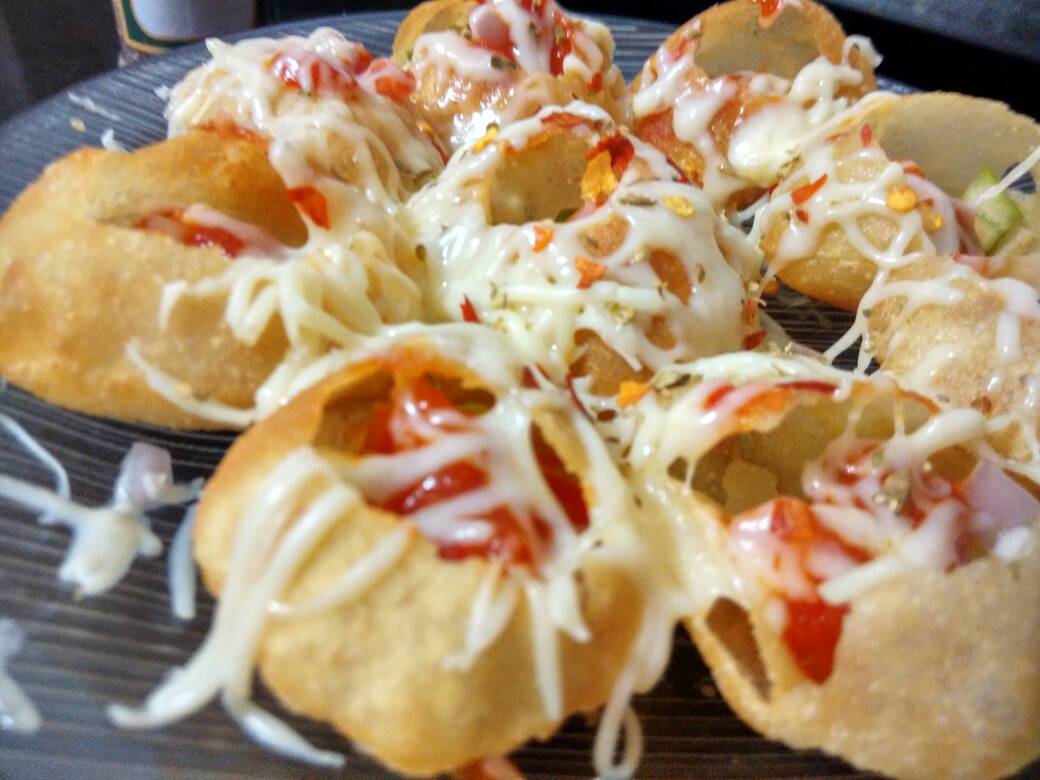 Pizza Puri - Golgappa with Pizza Filling