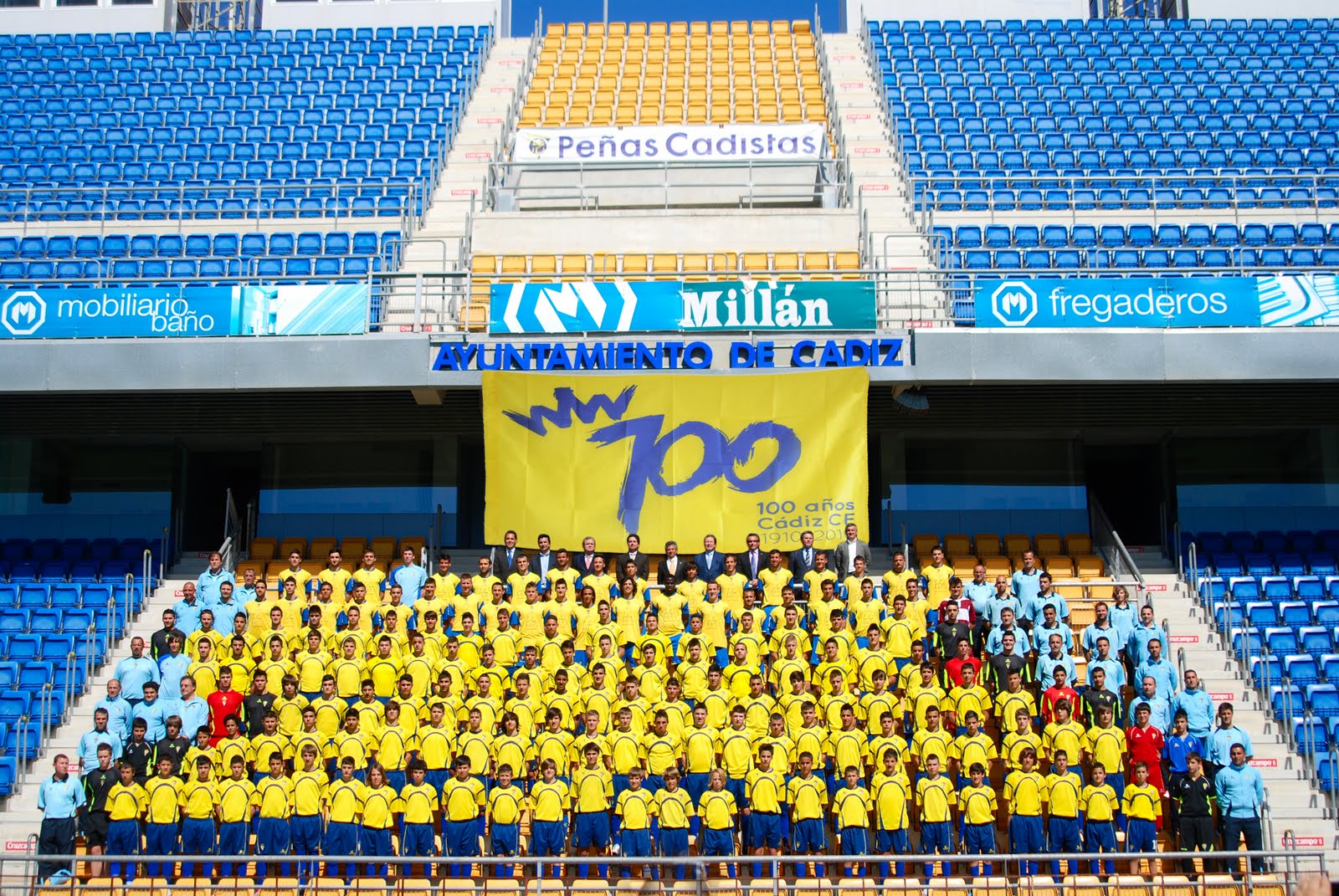 BALÓN DE CÁDIZ C.F. CADETE B: FOTO OFICIAL CÁDIZ CF 2010/2011