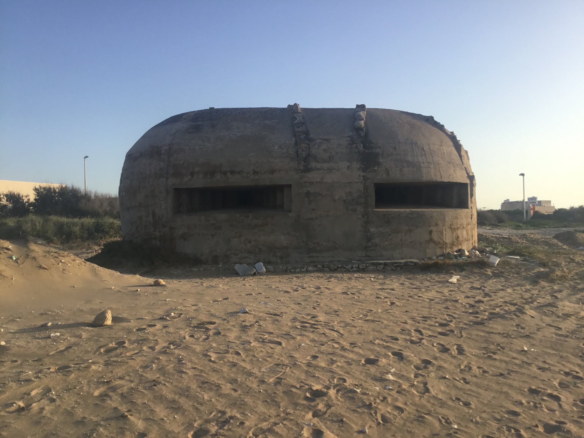 Trapani, una falce sul mare: La “casamatta” alla Litoranea
