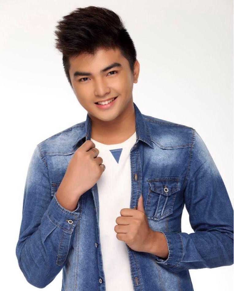 Man Central: Arjan Jimenez: In Casual Wear