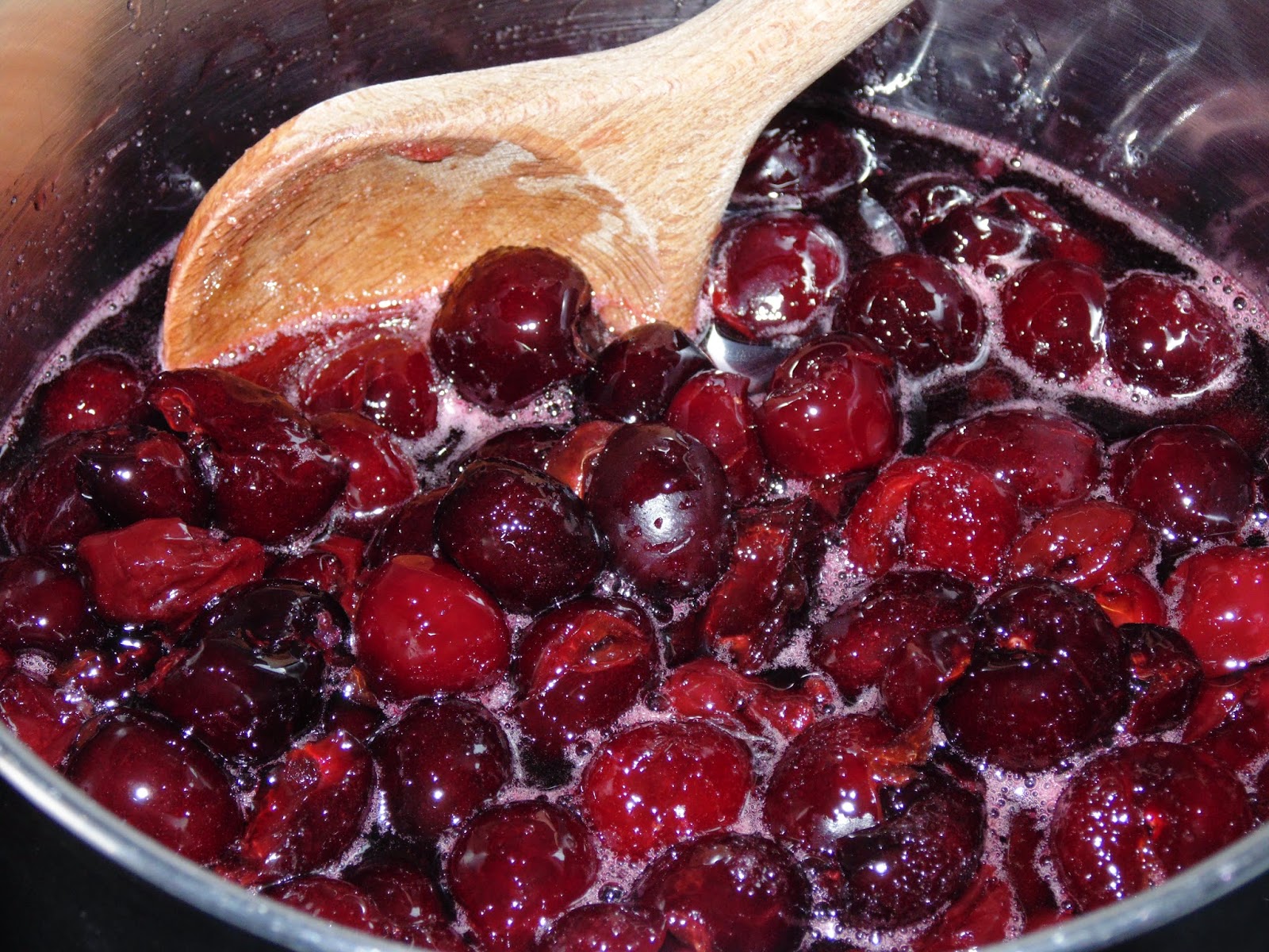 Cherry jam - recipe (including photos) | Life in Luxembourg