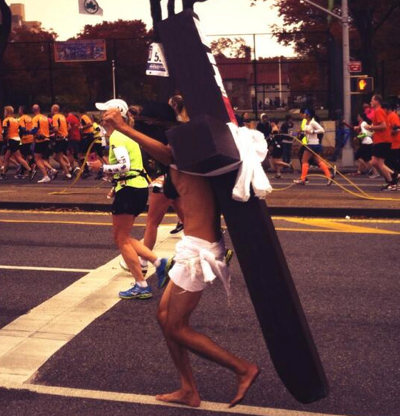 THE JOGGING JESUS CARRYING HIS CROSS SPOTTED AT NEW YORK MARATHON ...