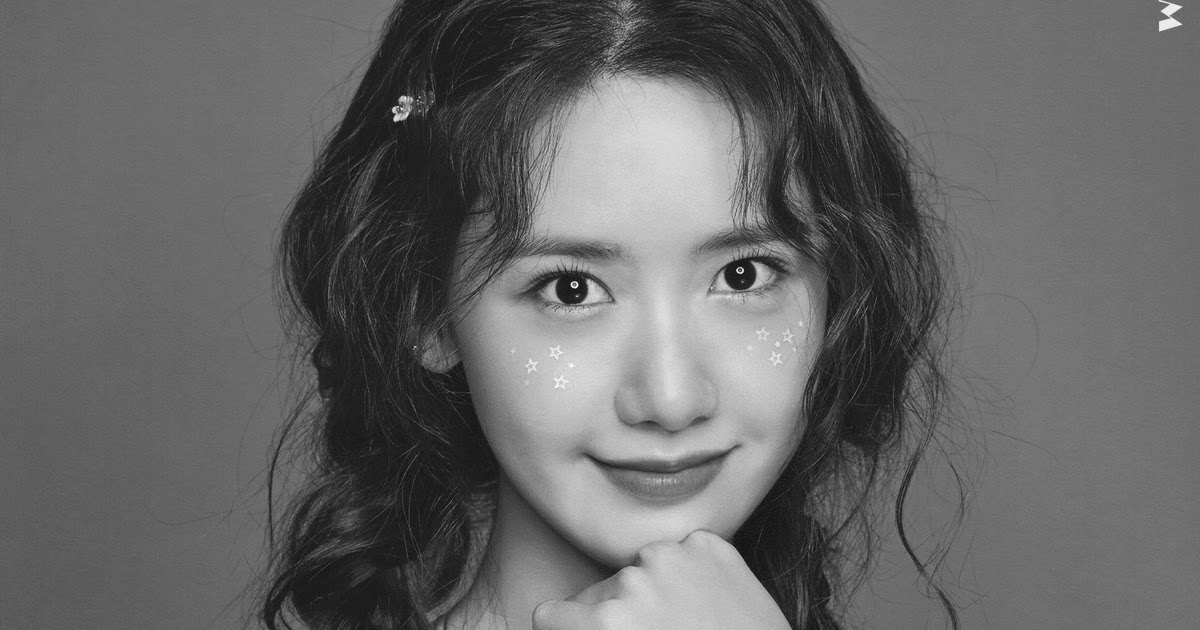YOONA. Girls' Generation-Oh!GG SEASON'S GREETINGS 2020 - A4 Poster ...
