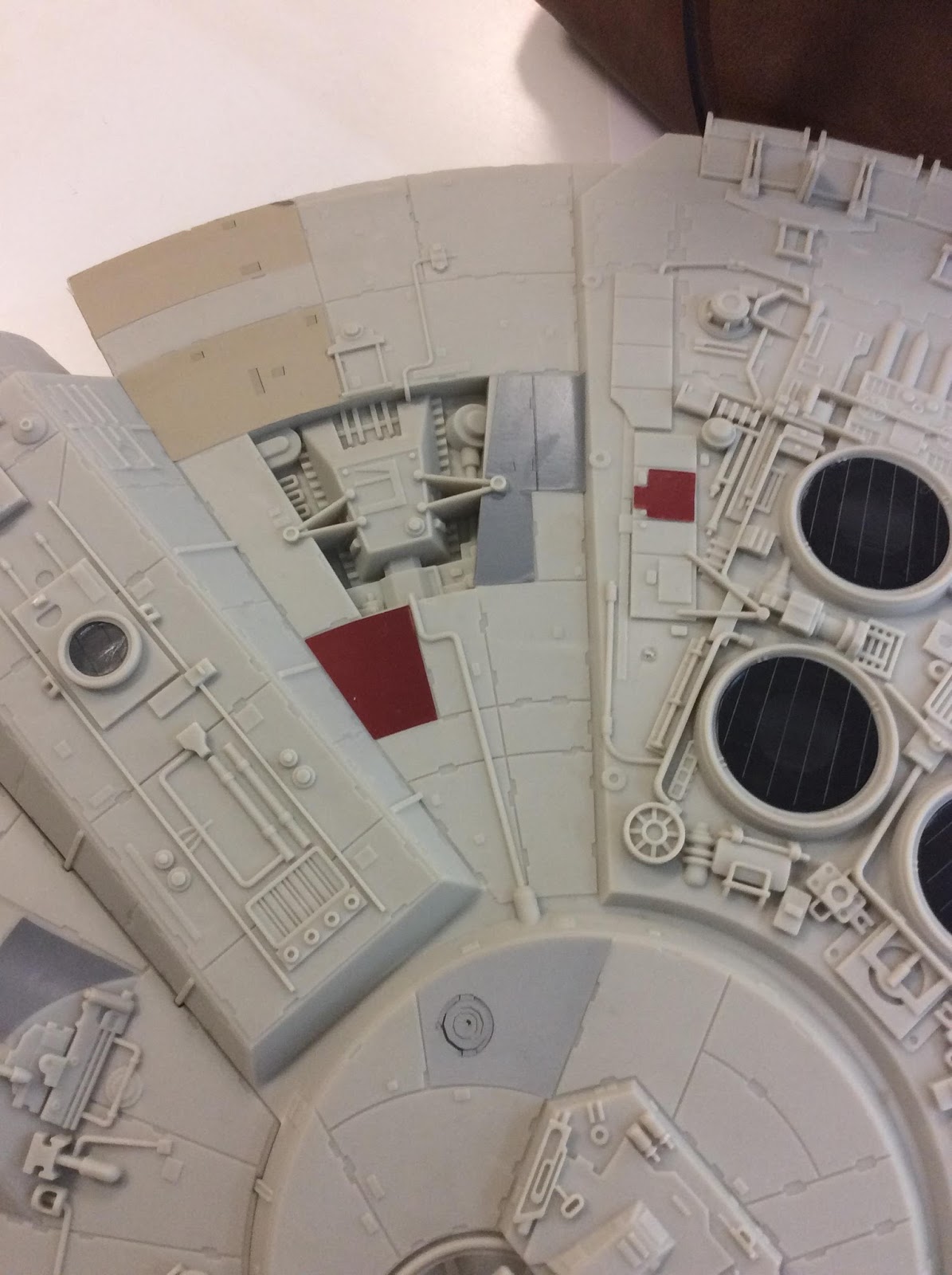Dave's Model Workshop: Guest post: A Star Wars Millennium Falcon model ...