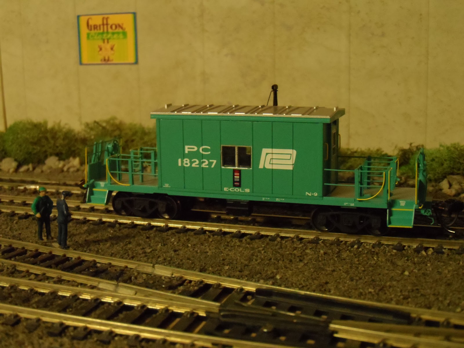 New York Central Train Layout: Two New Cabooses Join the Fleet