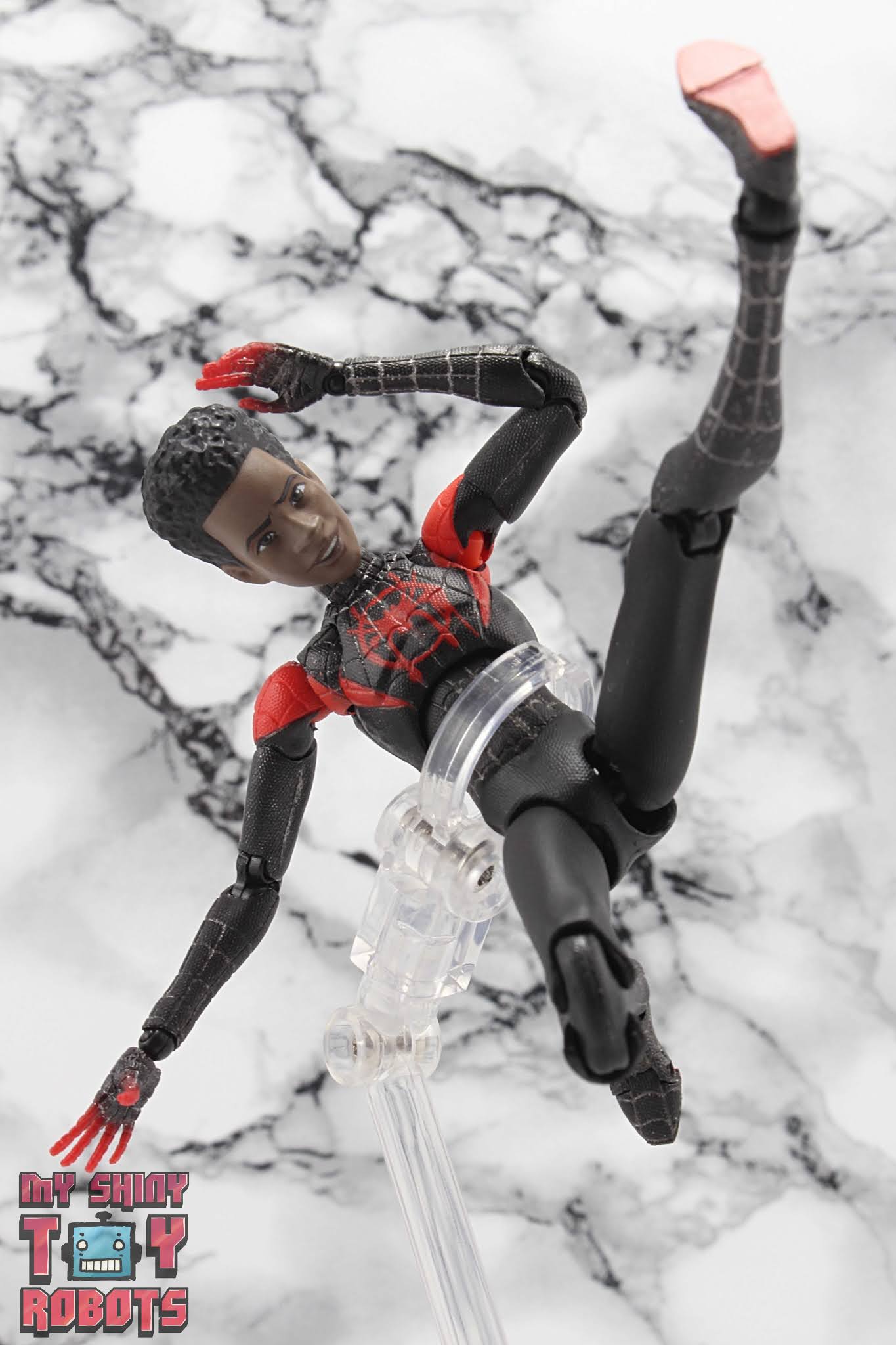 My Shiny Toy Robots: Toybox REVIEW: MAFEX Spider-Man (Miles Morales)