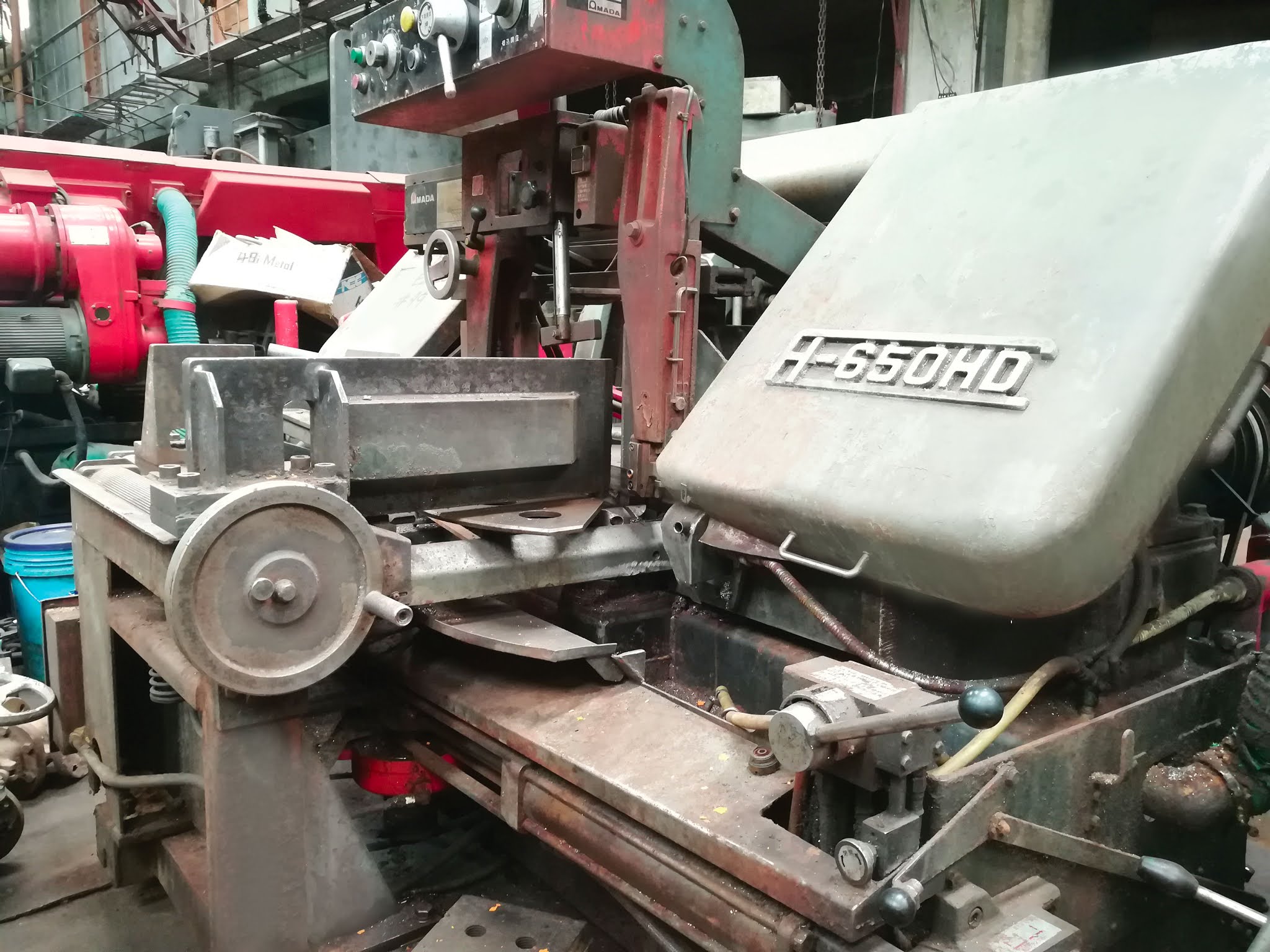 Products: Amada Hacksaw Horizontal Bandsaw H-650HD from Japan