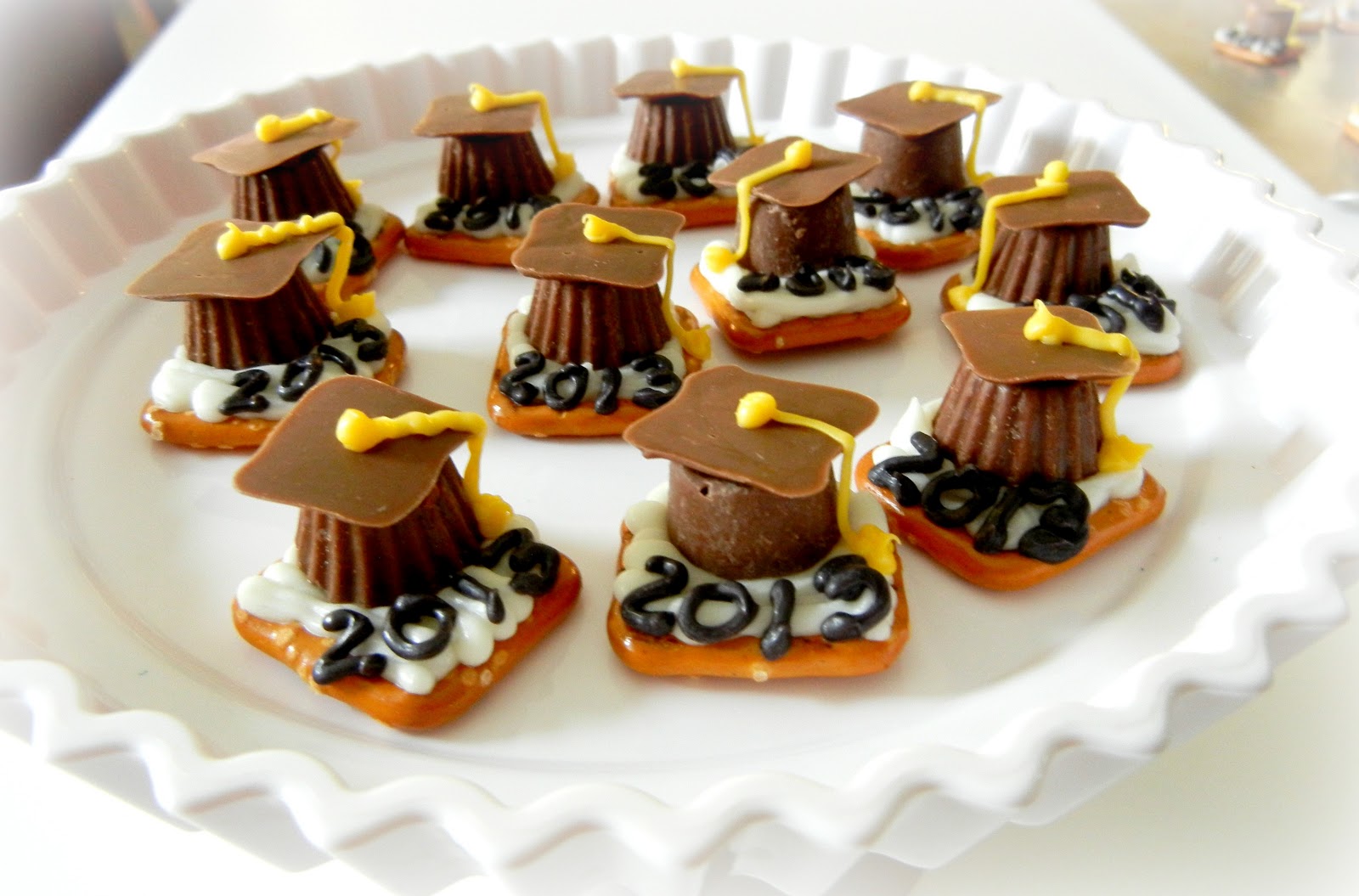 Sugar Swings! Serve Some: Patriotic flag and graduation pretzel snacks