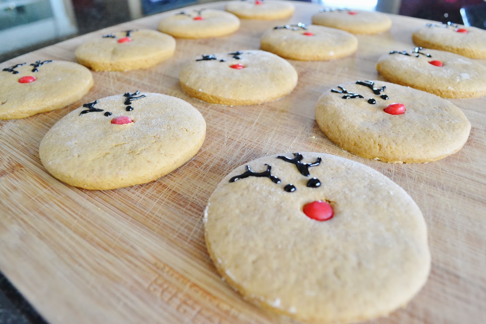 ...with a lil' twist: Simple Rudolph Gingerbread Cookies