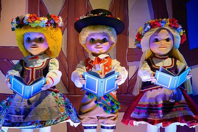 DISNEY KIND OF DAY: it's a small world (after all) – A song for the ages