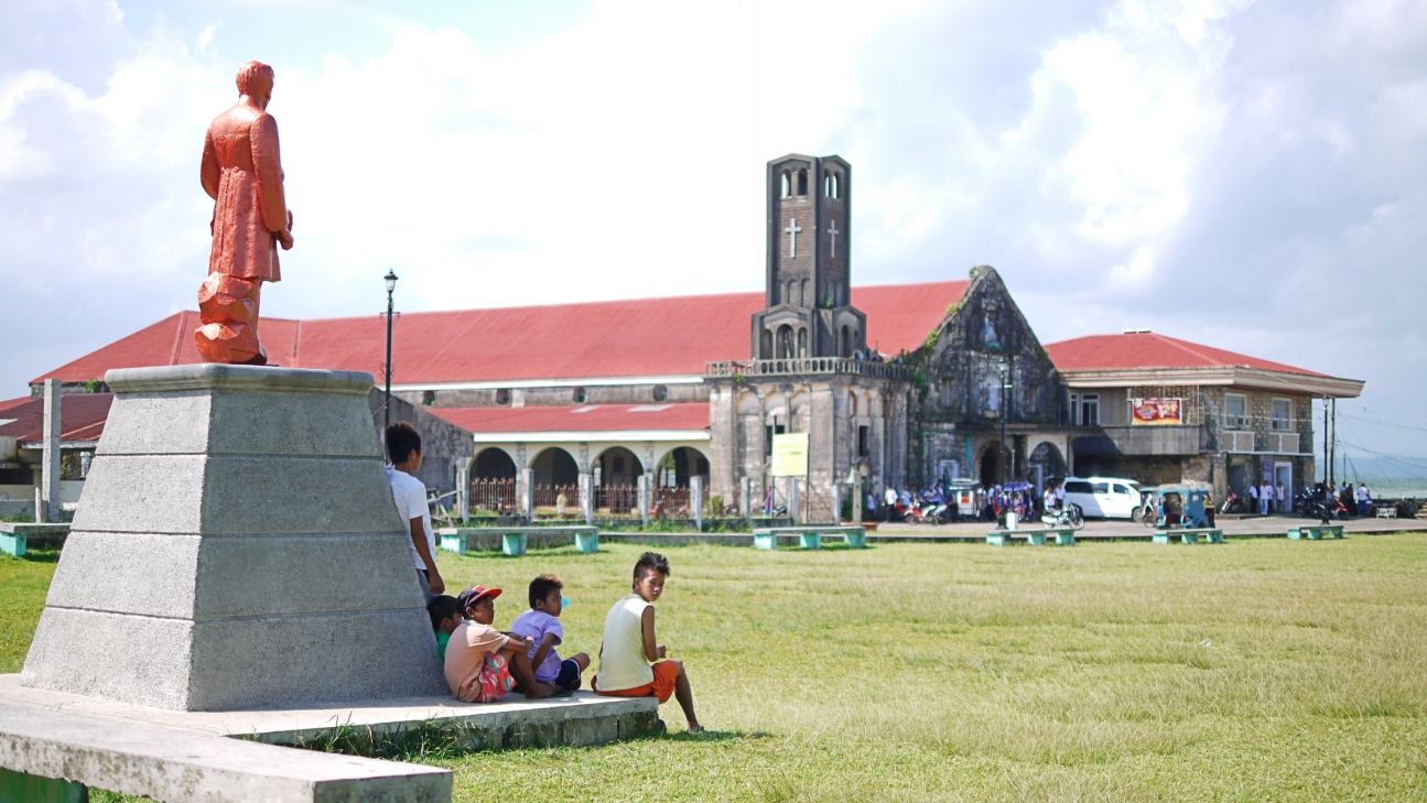 LakbayLoyd: LakbayLoyd Lighthouse Series 21: EL FARO DE ISLA BATAG ...