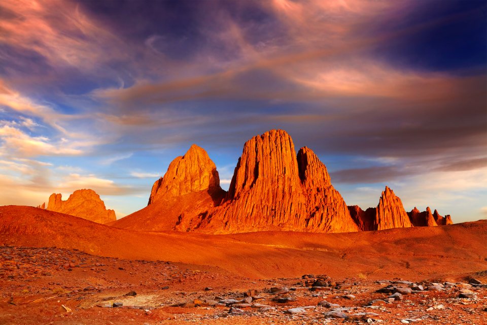 Hoggar Mountains, Tamanrasset, Algeria (with Map & Photos)