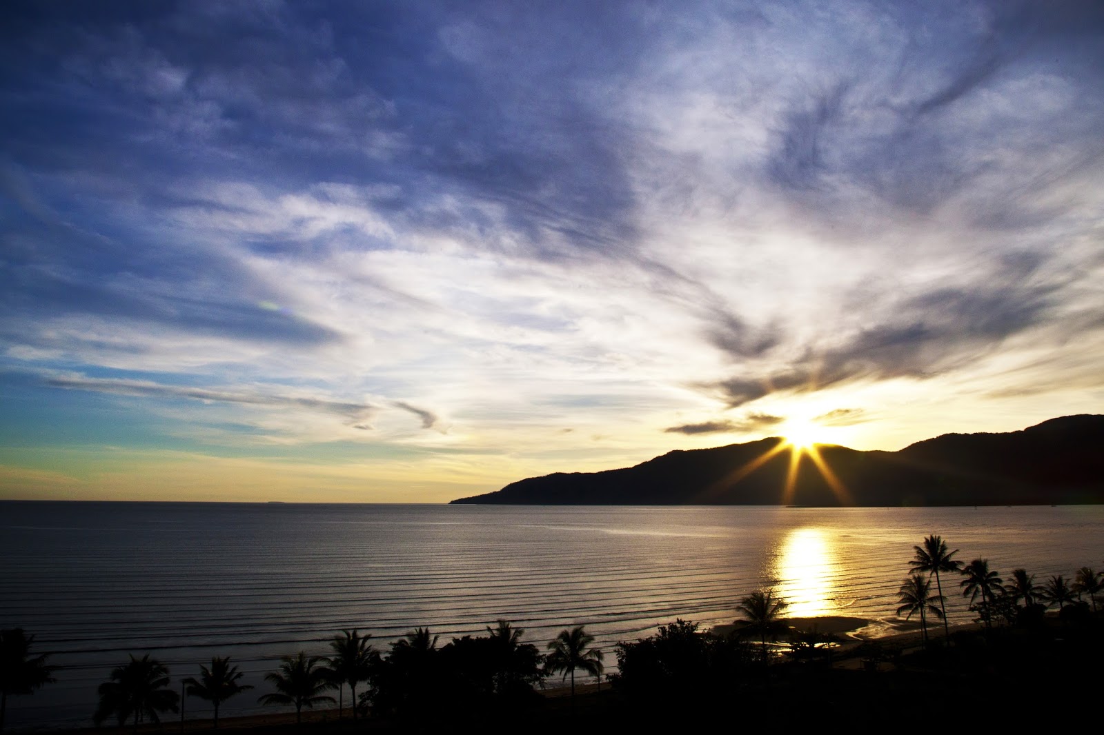 Susantha Yaddehige photography: Golden sunlight shines Through the ...