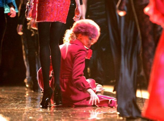 23 Hilarious Ramp Models FAILS - Ye Kya Chutiyapa Hai