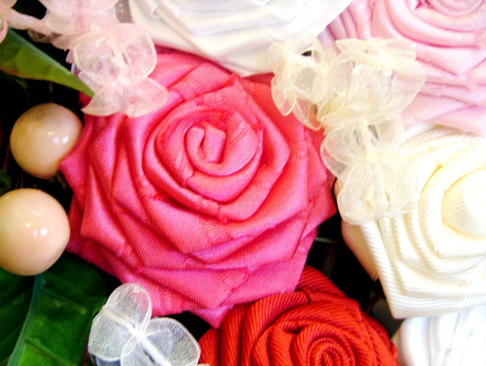 Andrea's Bow Cottage: Ribbon Roses