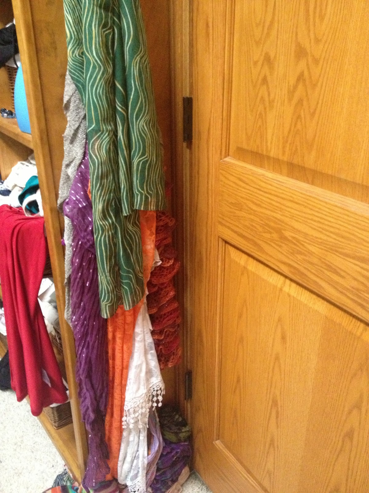 Barb Camp - 10 Scarf Organization Ideas + 15 Ways to Wear Them