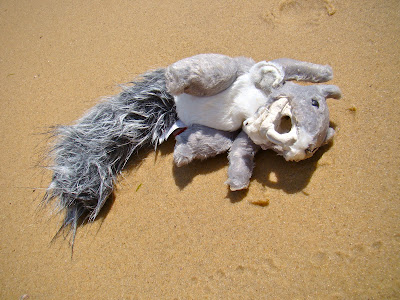 Christen Contario :: Australian Site Specific Sculpture: Washed Up