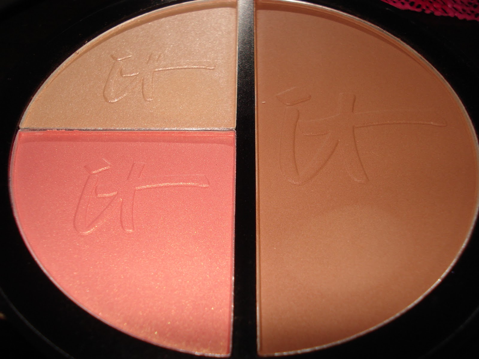 It Cosmetics Live, Love, Laugh Vitality Face Disc