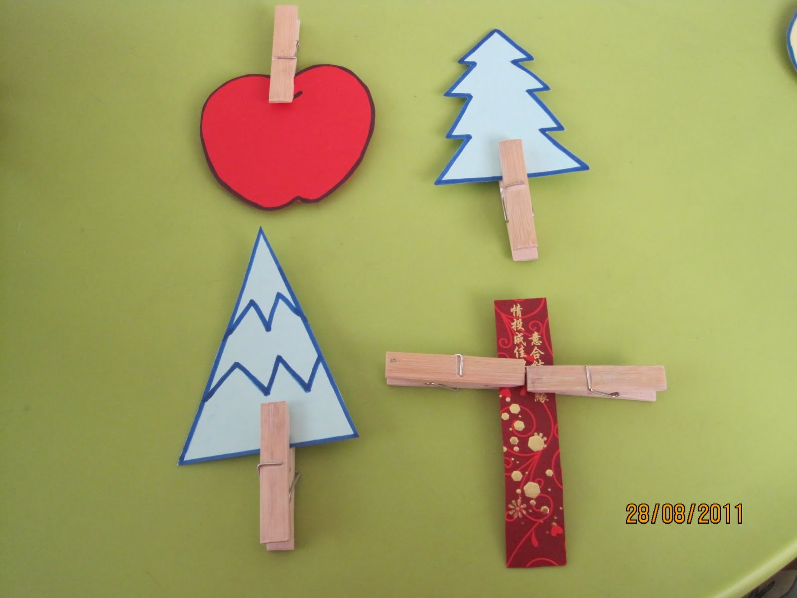 Play, Learn and Grow Together!: Clothes Pegs