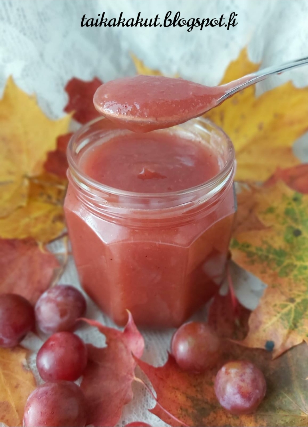 Tarun Taikakakut: Mausteinen luumu-omenahillo