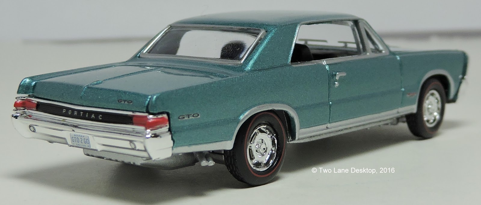 Racing Champions Mint 1965 Pontiac GTO and Auto World 1964 Pontiac ...