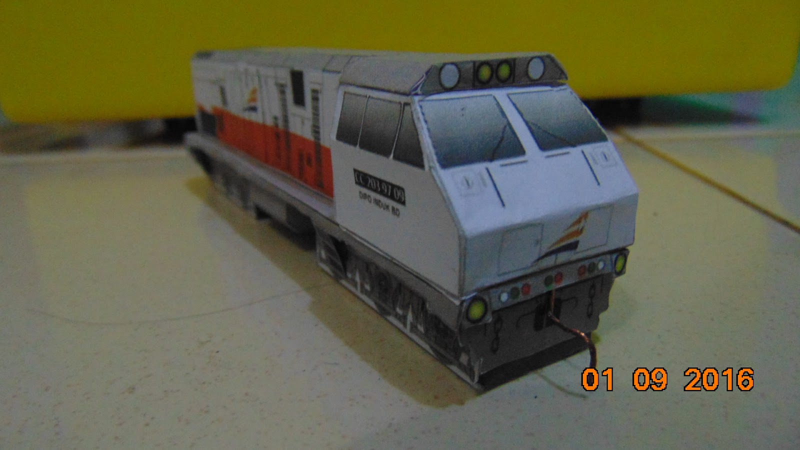 Beberapa Pola Papercraft Lokomotif dan Hasilnya