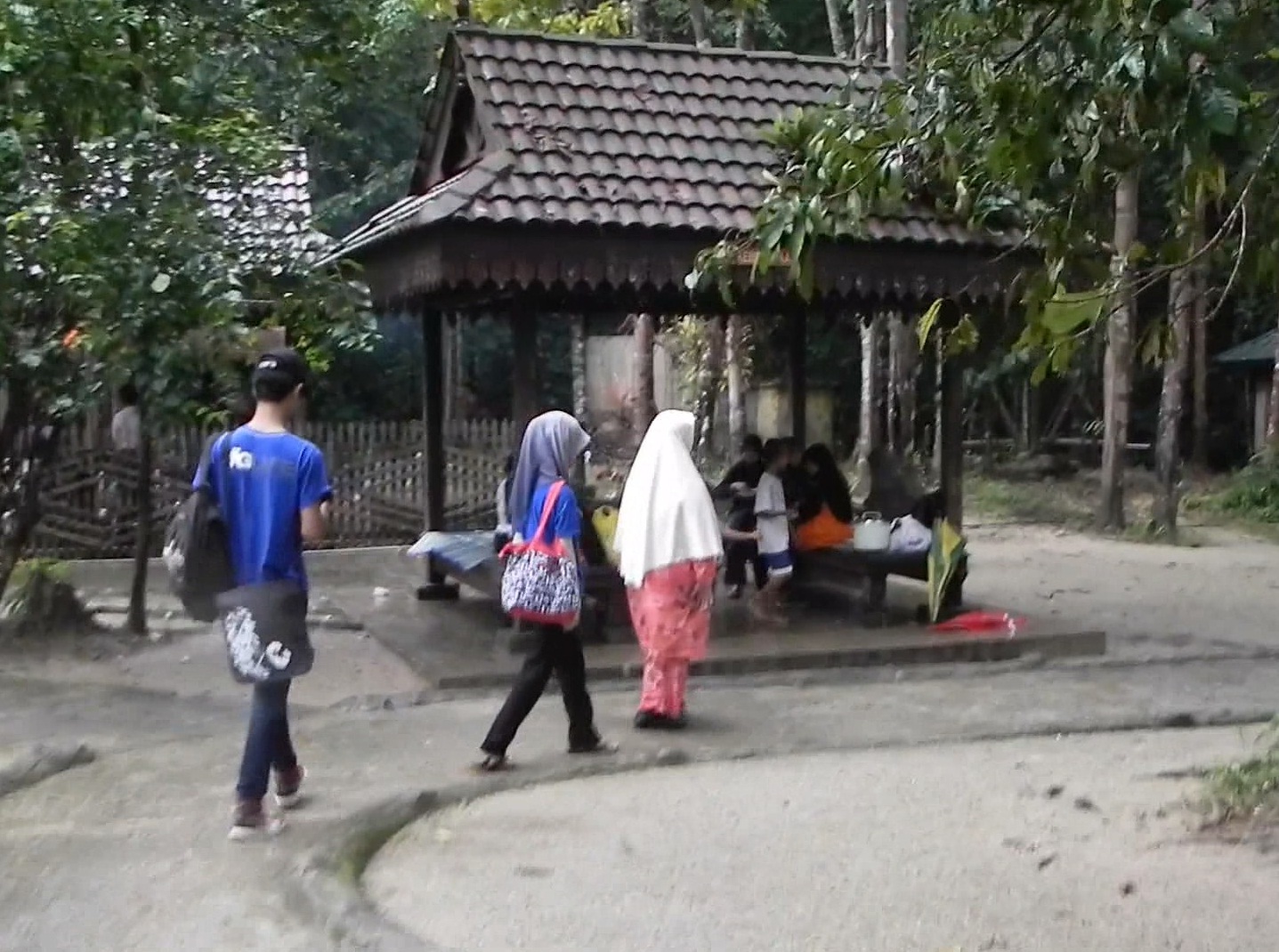 Relatif: Siri 02: La Hot Spring (Besut,Terengganu)