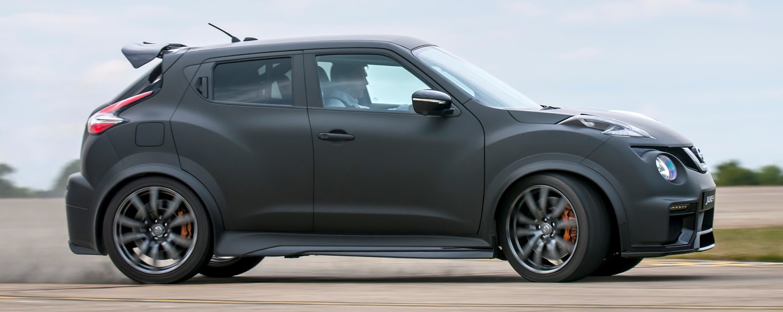 Nissan Juke-R 2.0: segunda "geração" rende 600 HP