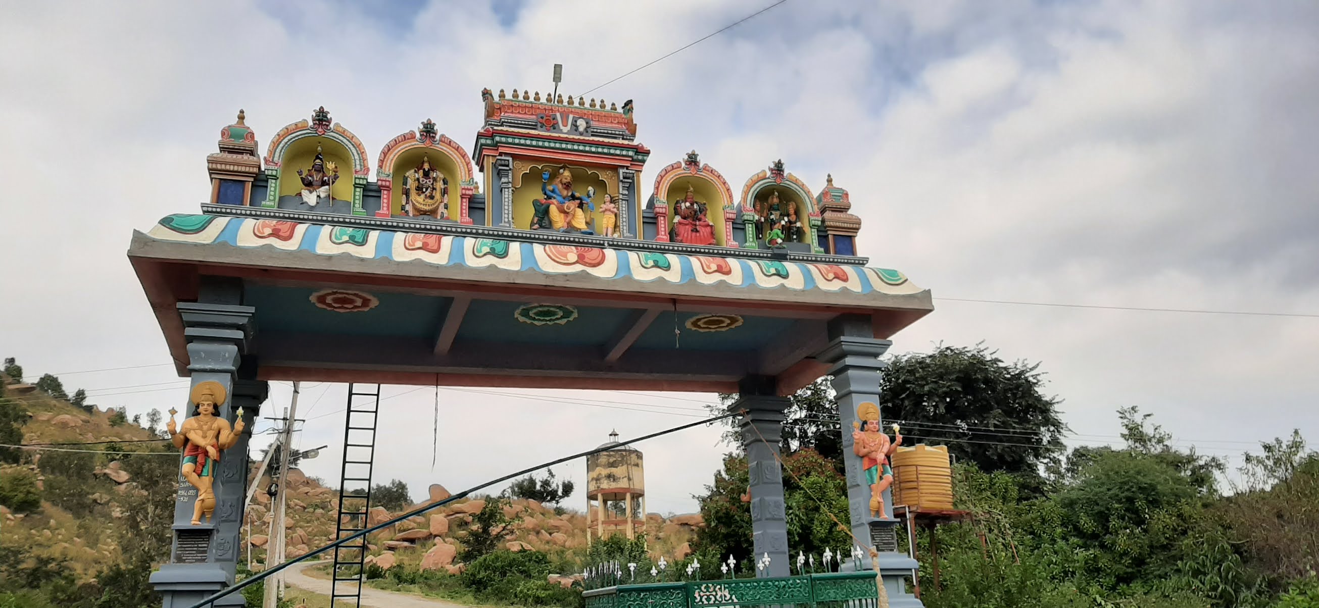 Maajha blog: Kambada Narasimhaswamy Temple