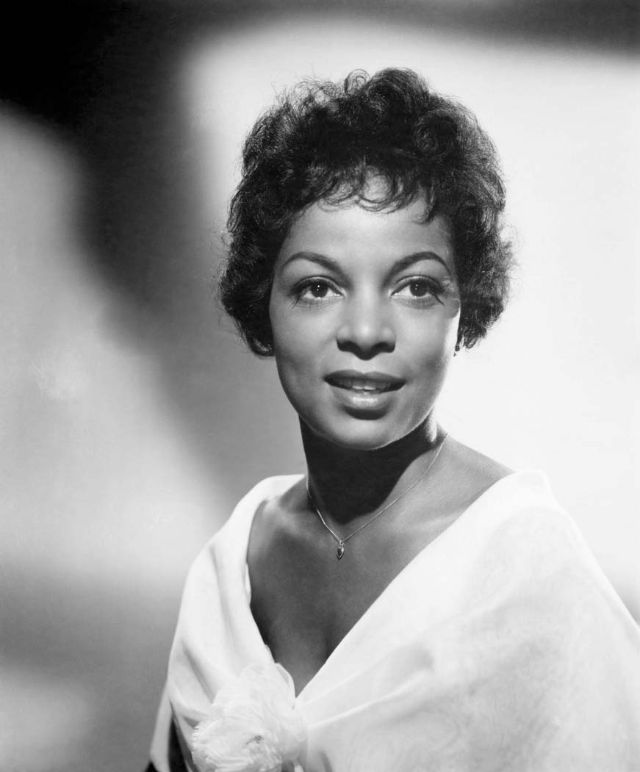 30 Beautiful Photos of Ruby Dee From Between the 1940s and ’60s ...