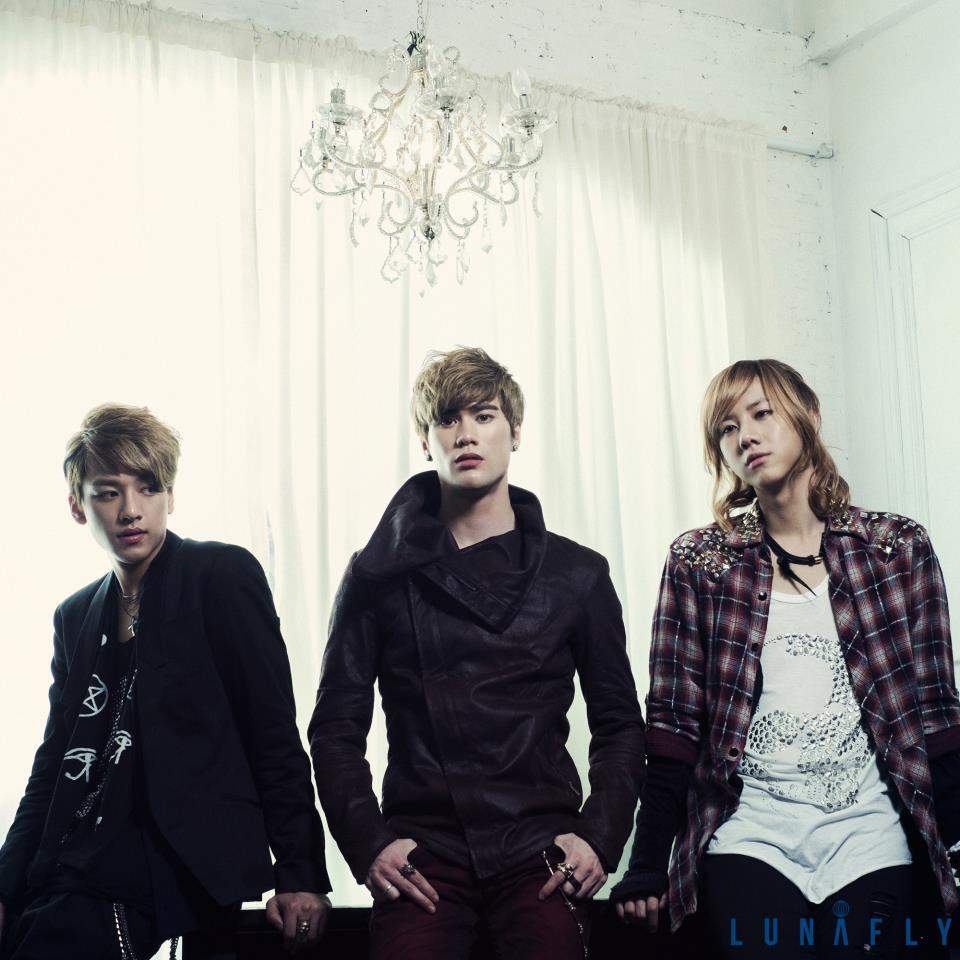 Mata-mata Kecil Menatapmu: LUNAFLY