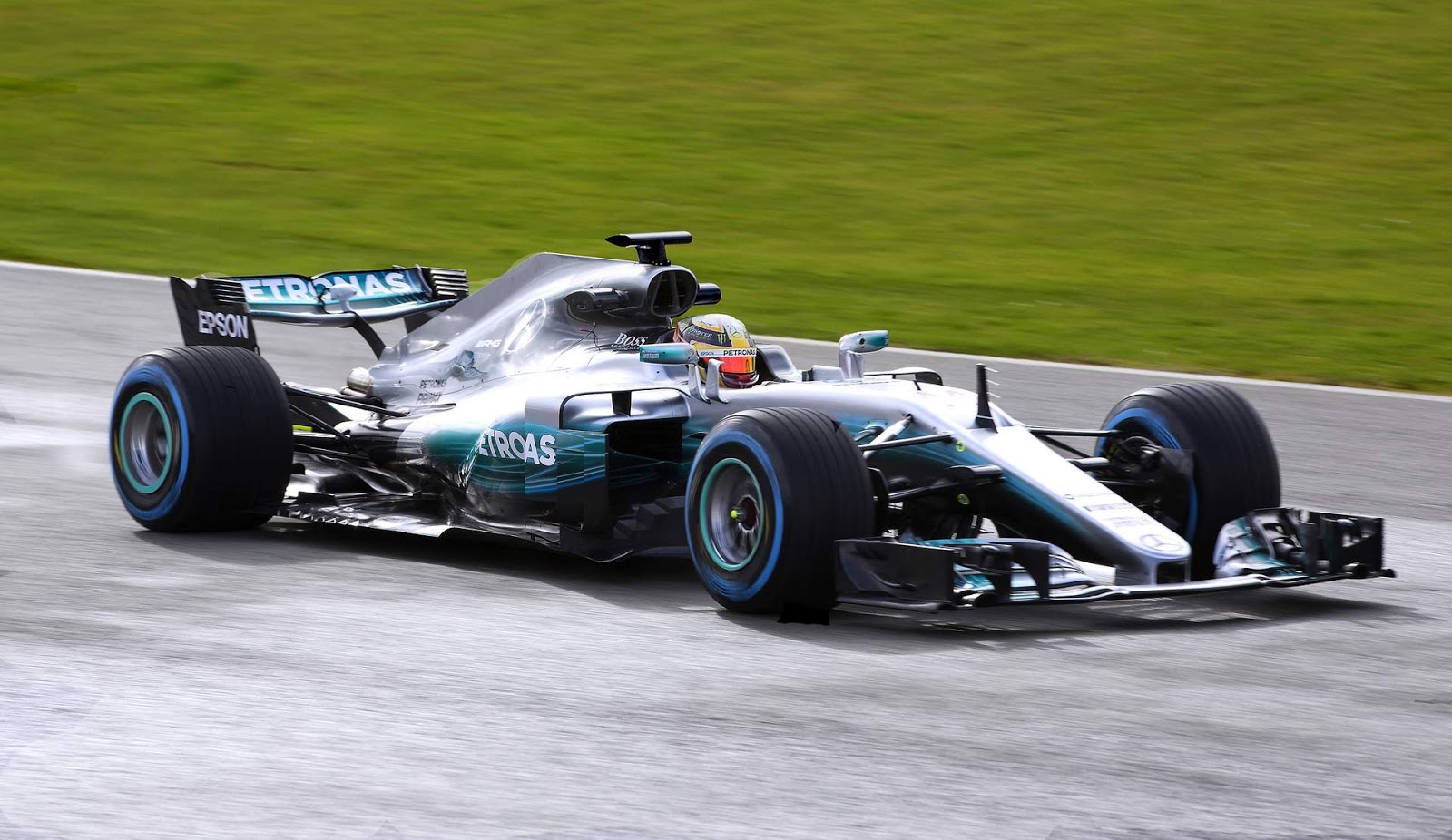 Novo Mercedes F-1 W08 2017 de Hamilton e Bottas - fotos