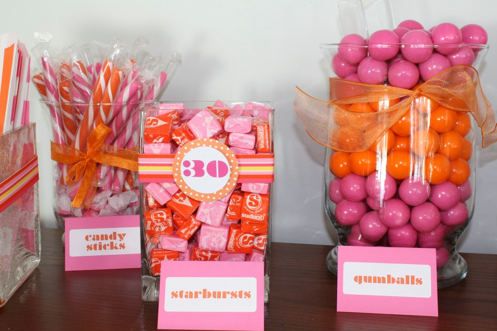 Kake: Pink & Orange 30th Birthday Party