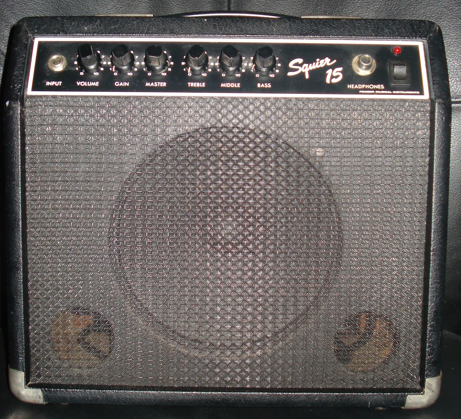SoCal Gear Museum: 1990s Squier 15 Practice Amp
