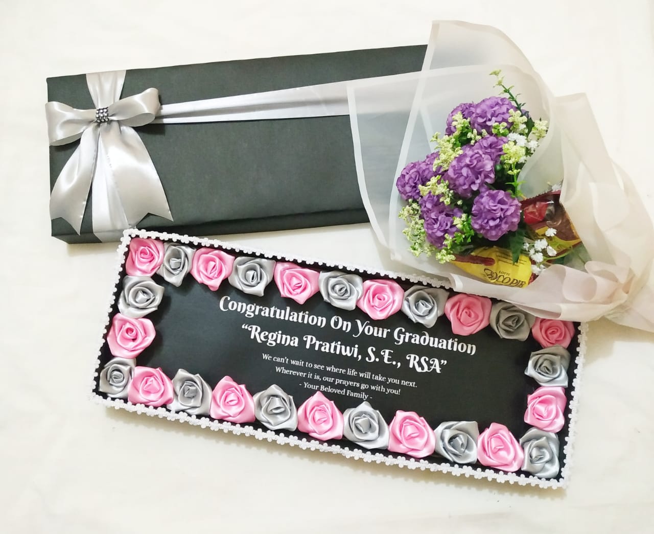 Bunga Wisuda Jakarta I Bunga Box FT55 - Jual bunga handmade