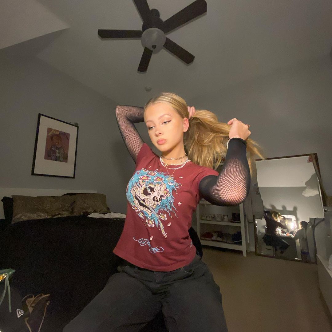 Starlet Arcade: Hot Lexi Drew