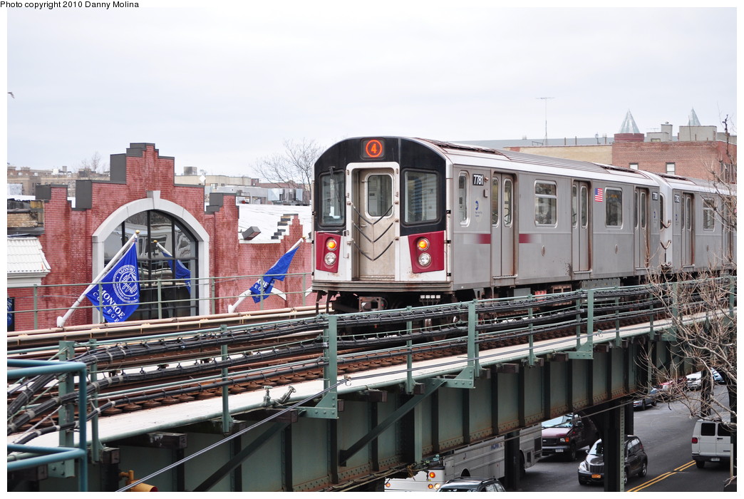 Model Railroad Miscellany: Looking At A Die Cast New York Subway Model