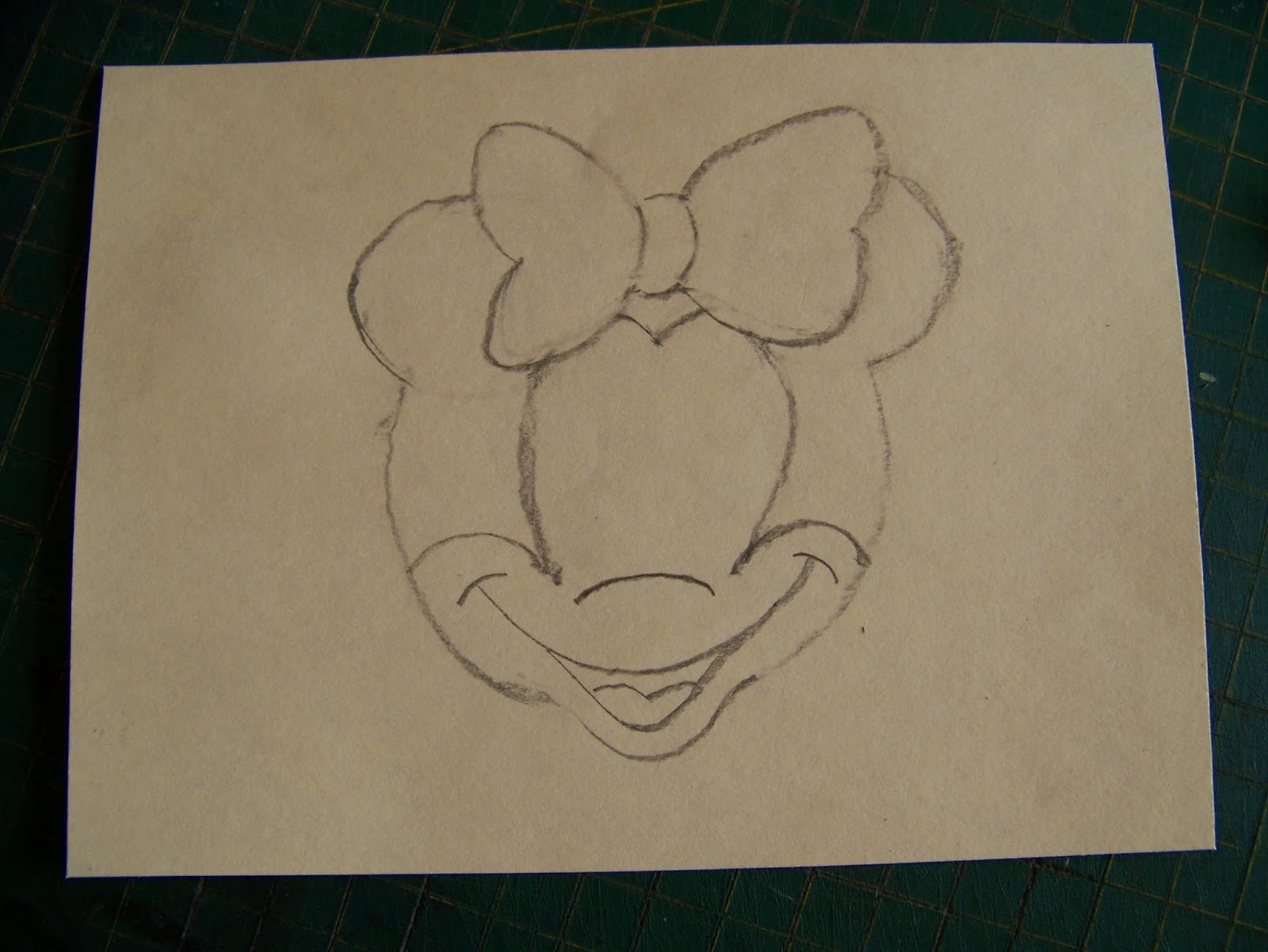A Pretty Talent Blog: Drawing Minnie Mouse's Face Step by Step for use ...