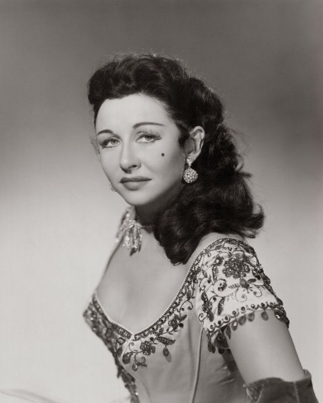 Beautiful Photos of Czech Figure Skater and Actress Vera Ralston in the ...