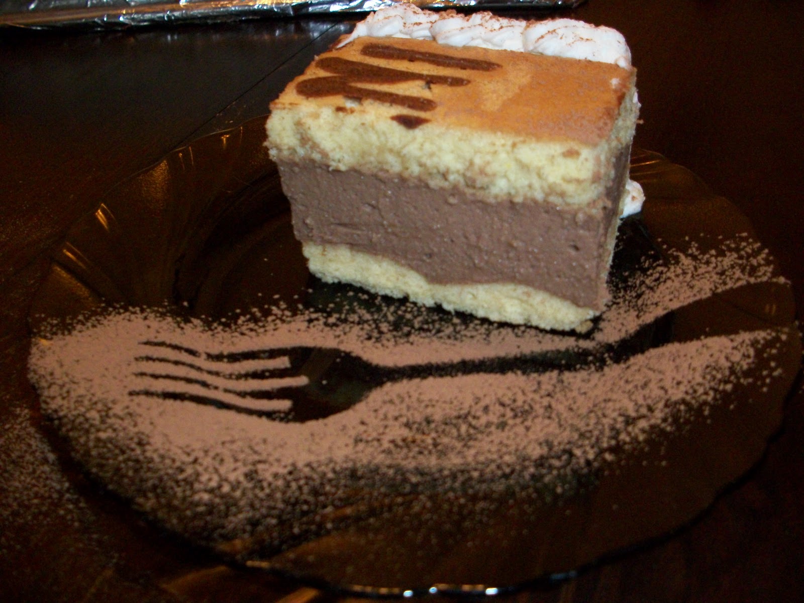 Cooking with love ! : Tort delicios cu mousse de ciocolata cu rom ...