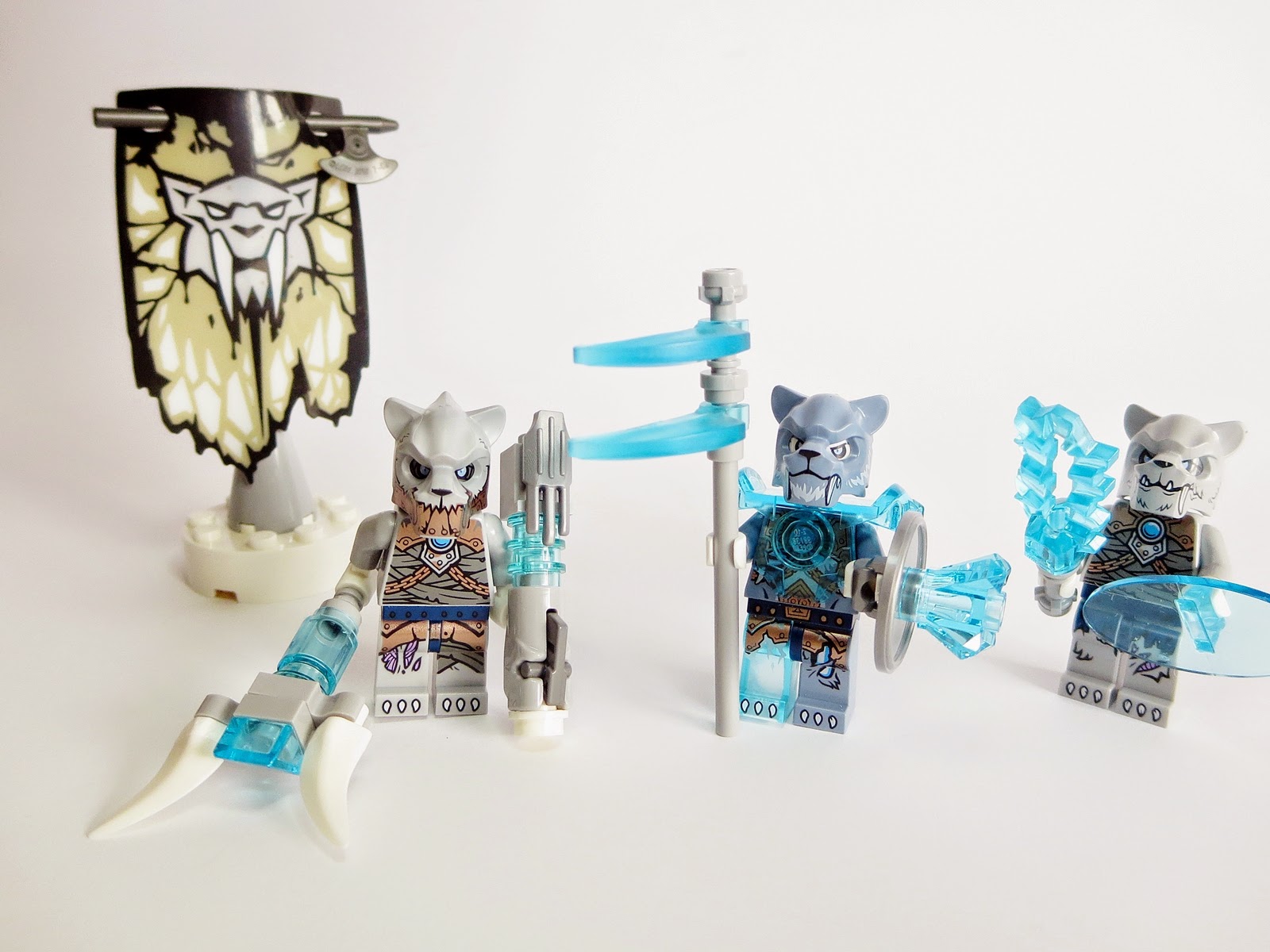 LEGO, Toy Photography, MOC: LEGO Chima 2015 - Saber Tooth Tiger Tribe ...