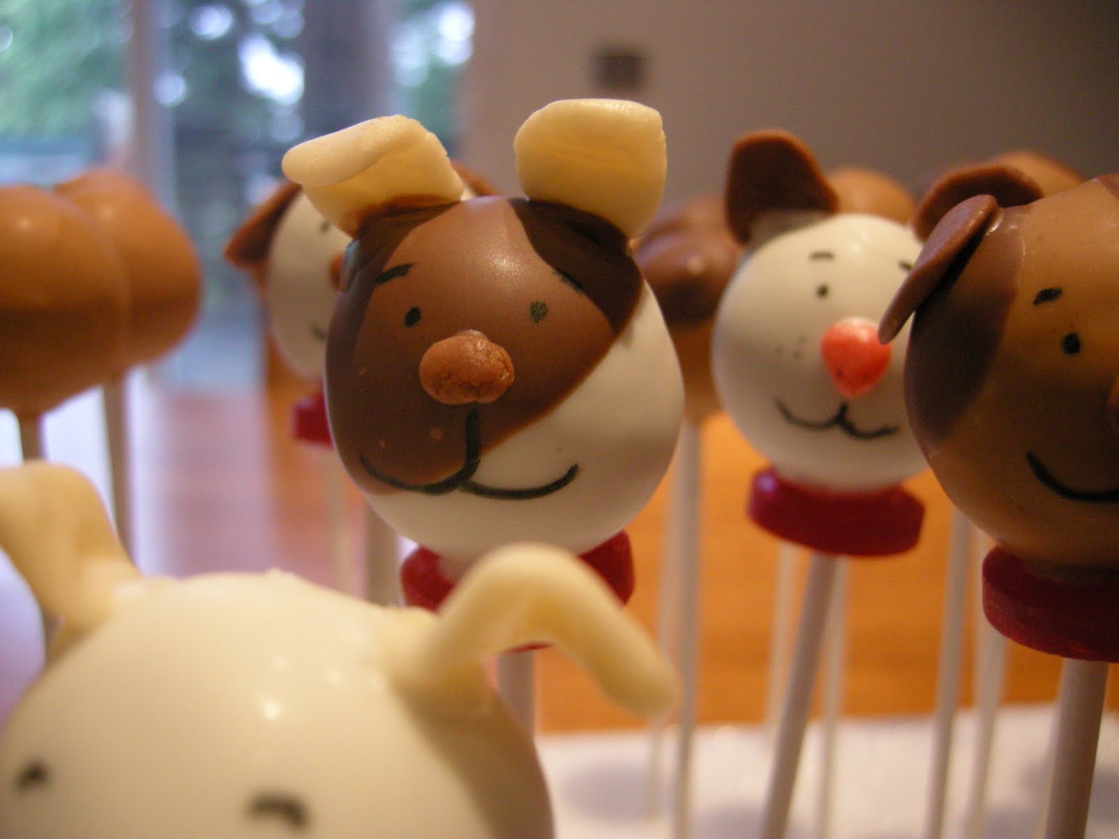 Cake Pop Insanity!: Puppy Dog Cake Pops