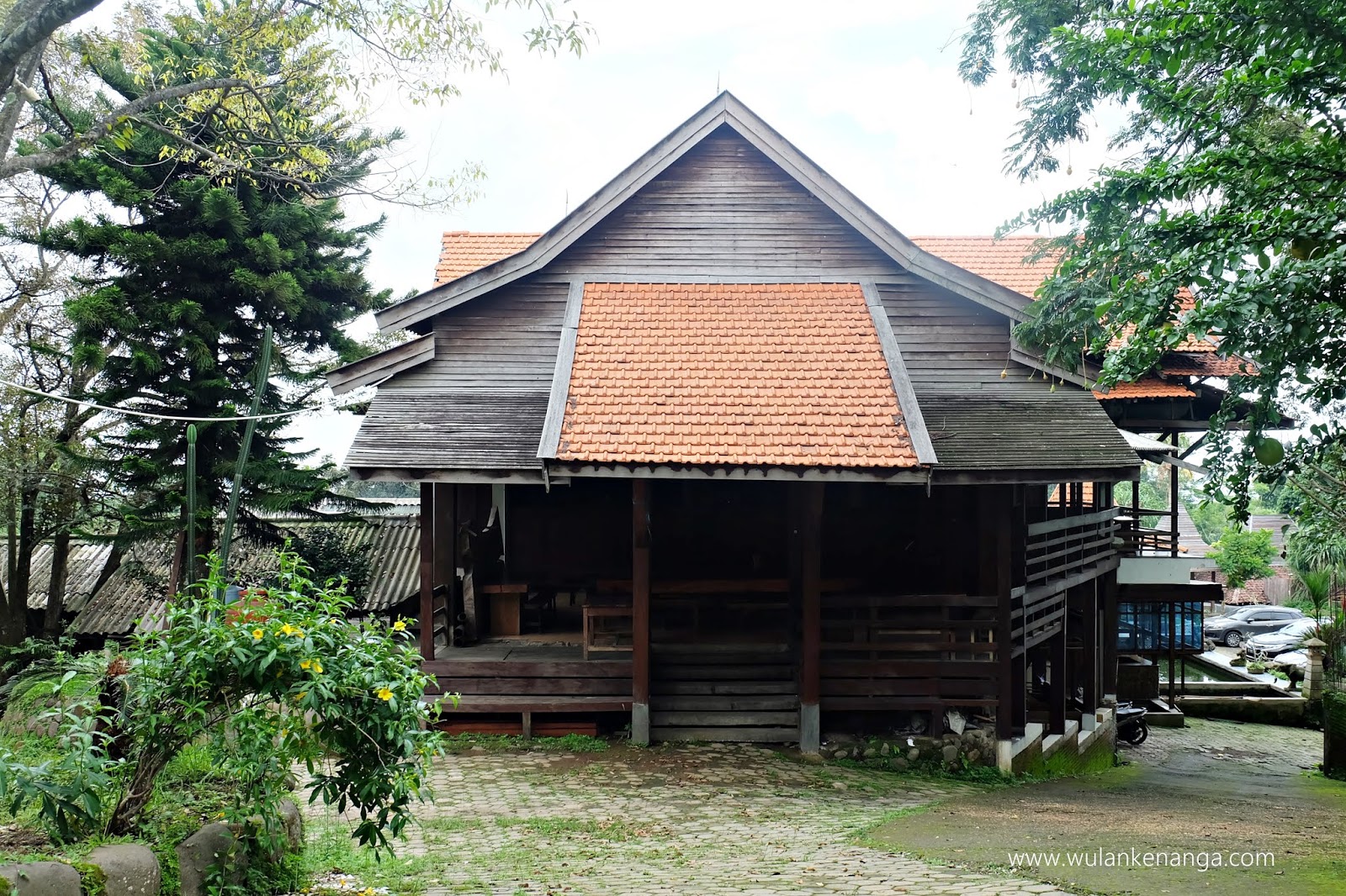 Cerita Kenanga: Rumah Makan Sendang Raos; Makanan Enak di Trawas Mojokerto