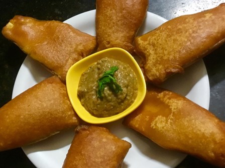 Plantain Bajji | Vazhaikkai Bajji