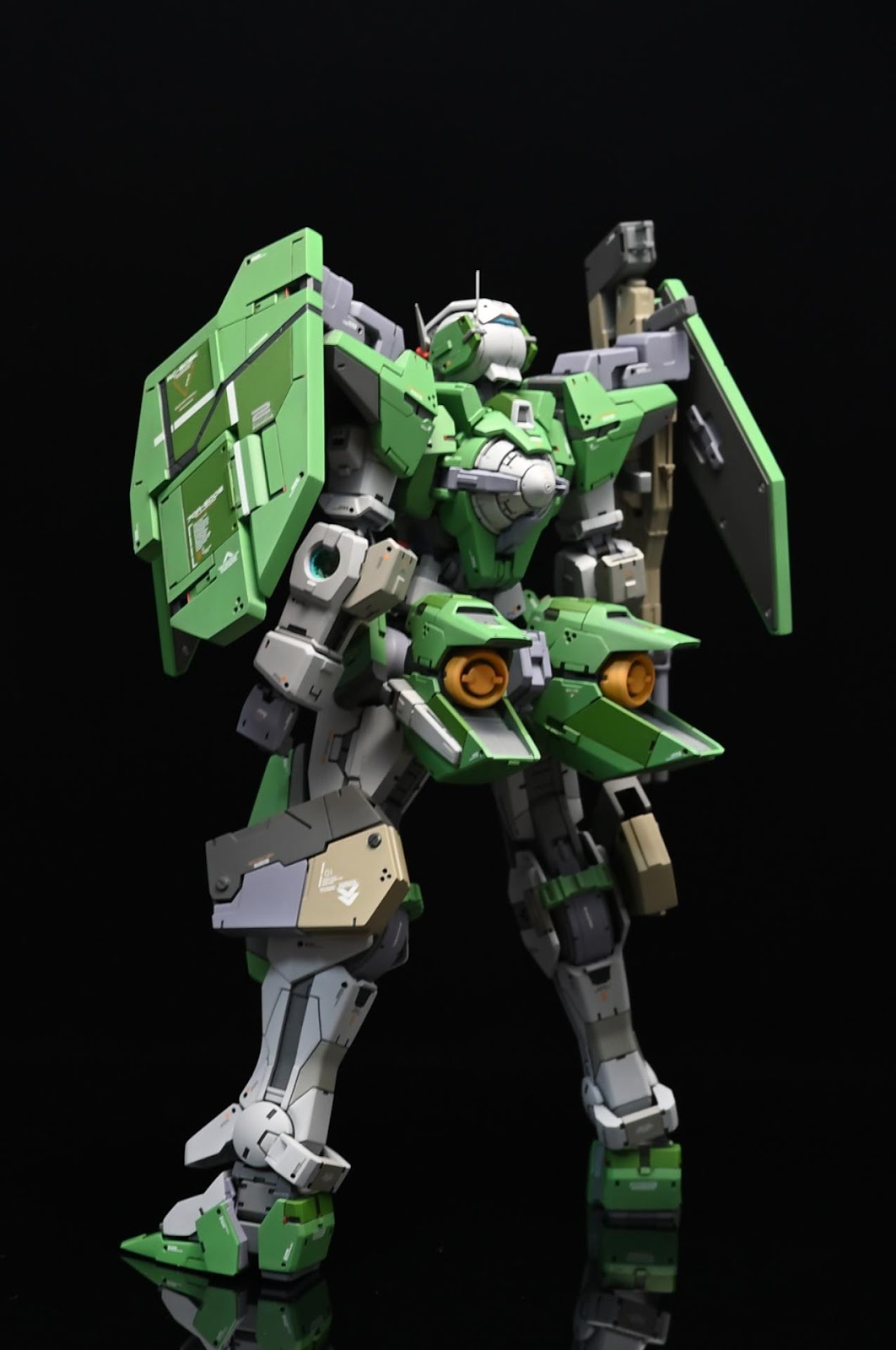 Custom Build: MG 1/100 Gundam Dynames