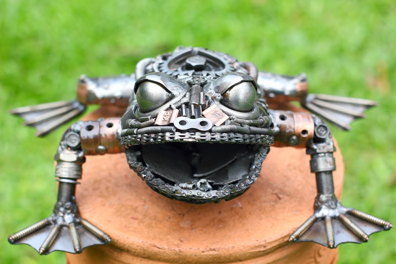 Frog Metal art sculpture