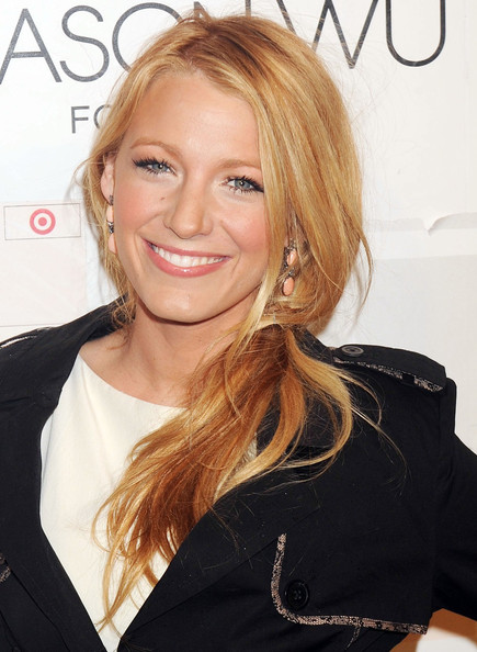 Hollywood Stars: Blake Lively Profile and Pics