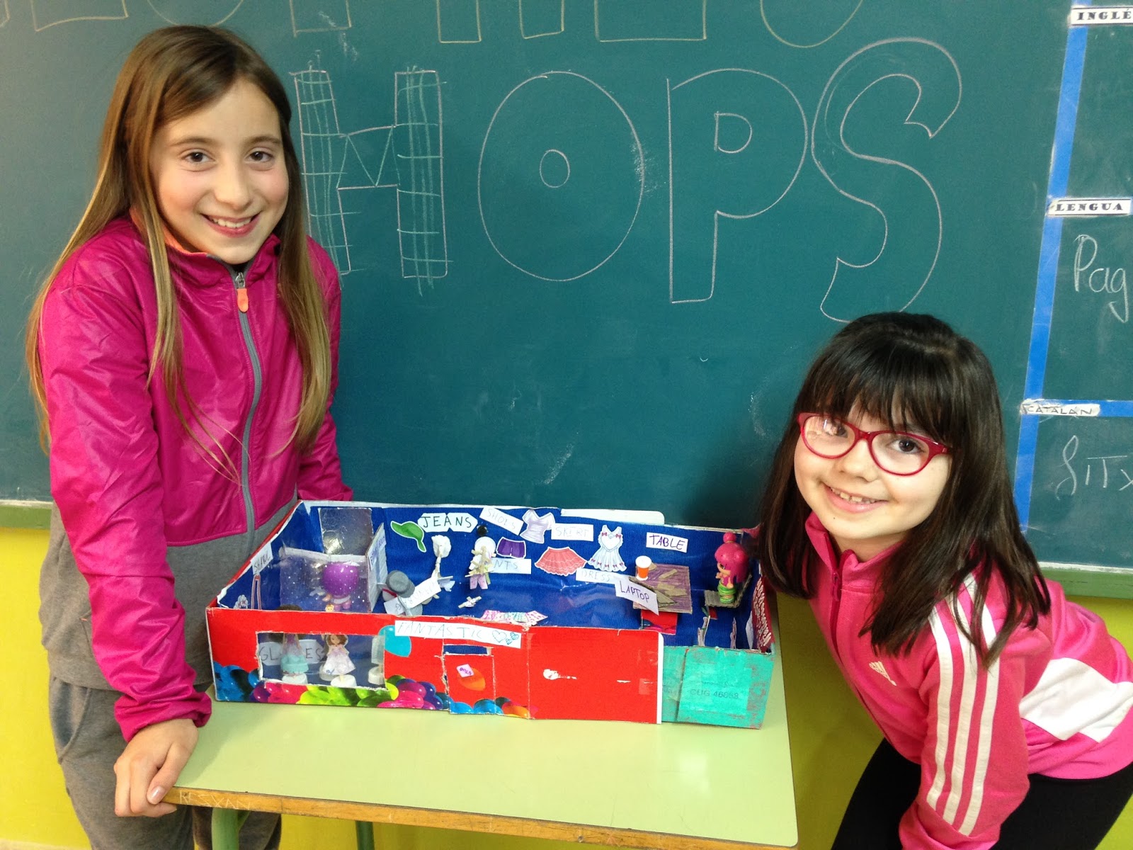 C.R.A. DOS AGUAS NONASPE: PROYECTO TIENDAS DE ROPA (CLOTHES SHOPS PROJECTS)